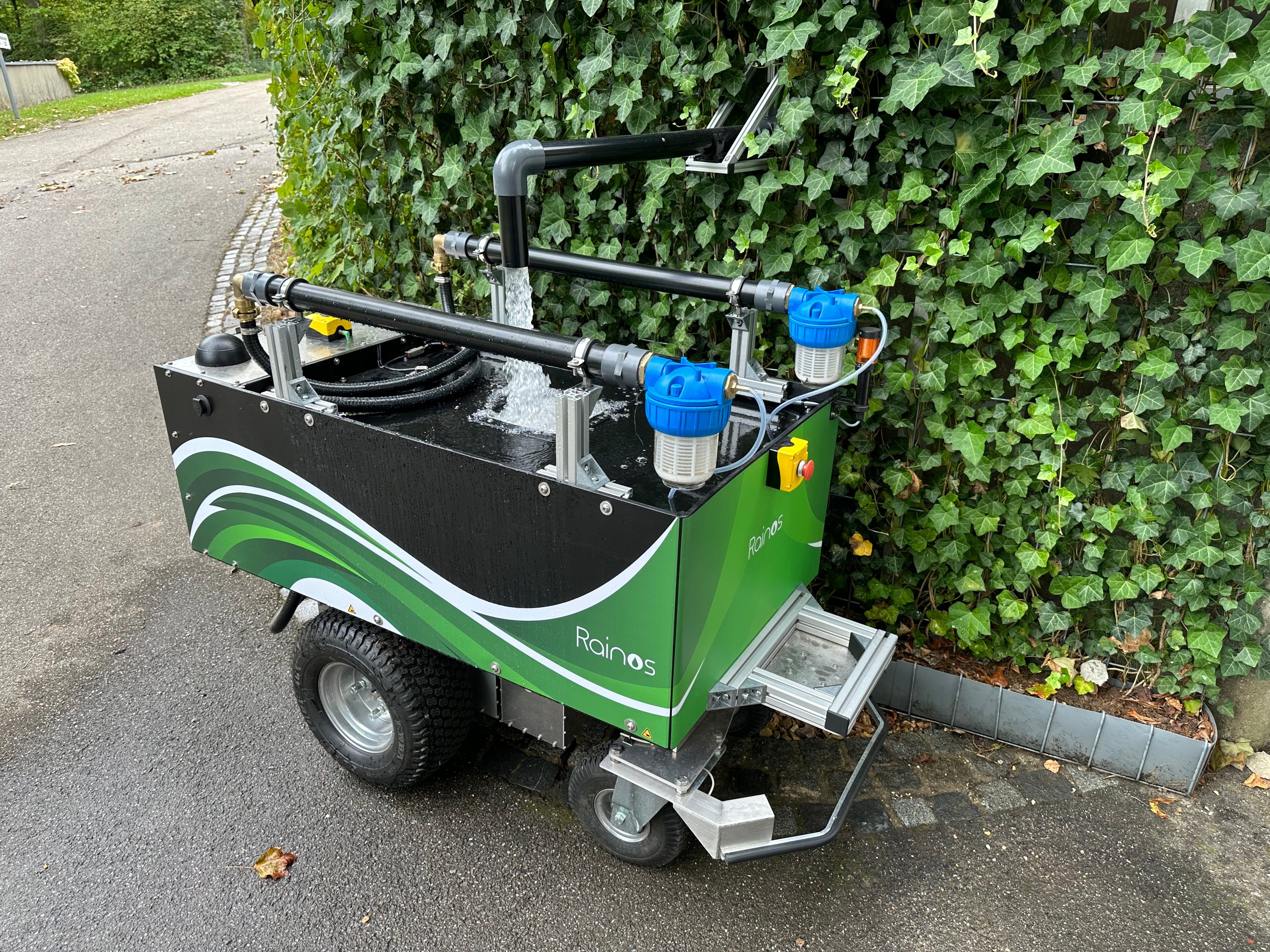 RAINOS - The autonomous watering robot | Innok Robotics