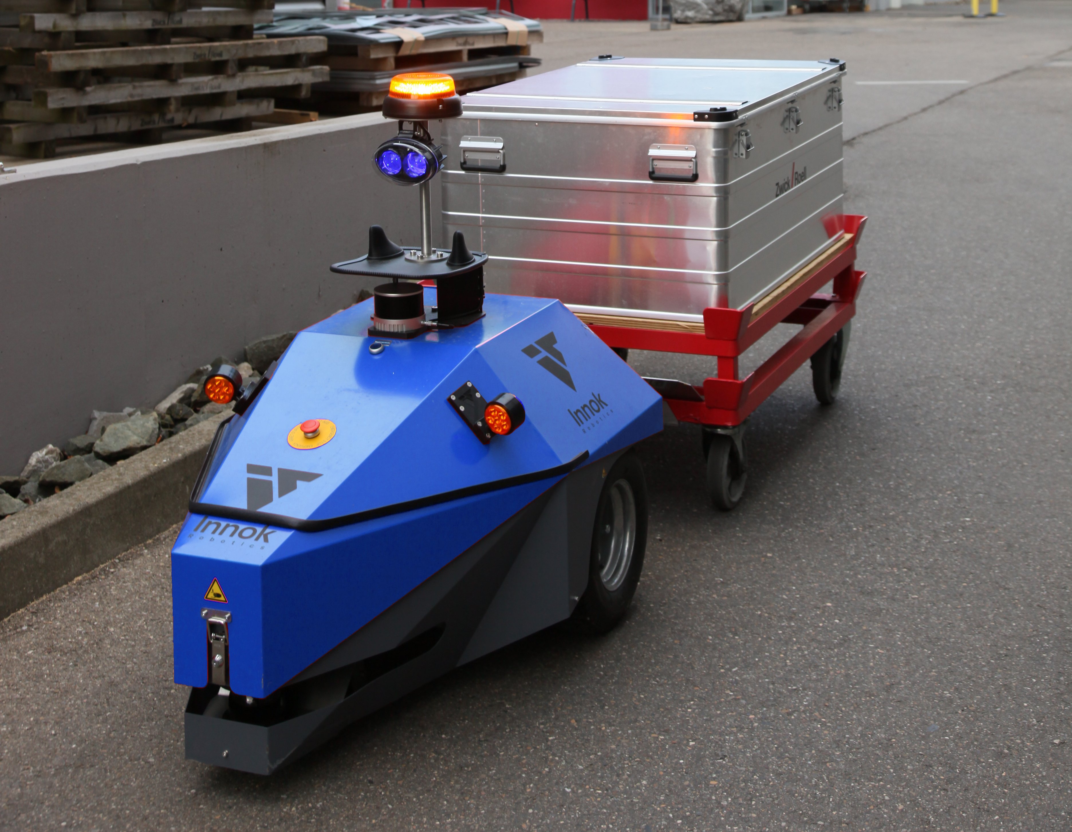 INDUROS - The autonomous transport robot | Innok Robotics